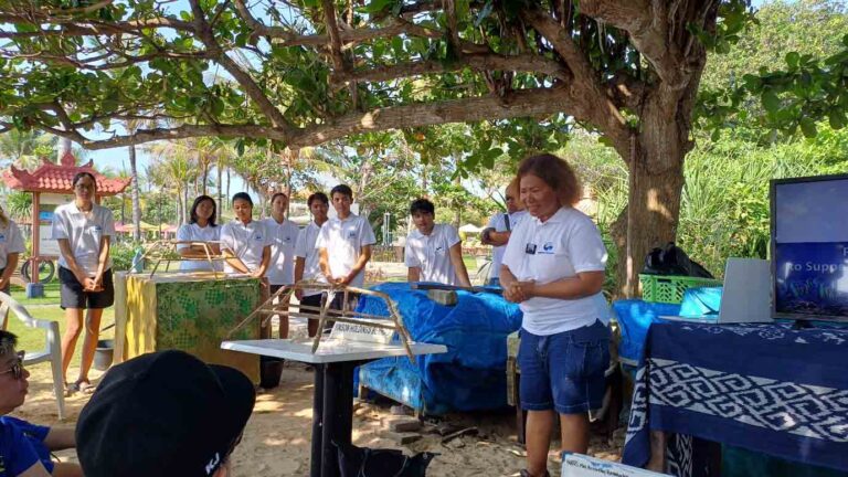 Yinson Group Strategy and Inecosolar volunteer at Bali marine ...